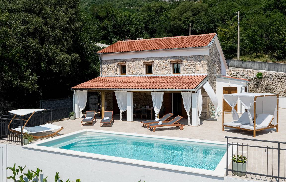130 M² Ferienhaus ∙ 2 Schlafzimmer ∙ 6 Gäste - Novi Vinodolski
