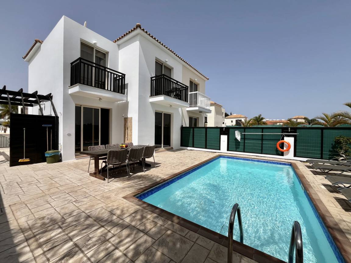 140 M² Villa ∙ 3 Bedrooms ∙ 6 Guests - Ayia Napa