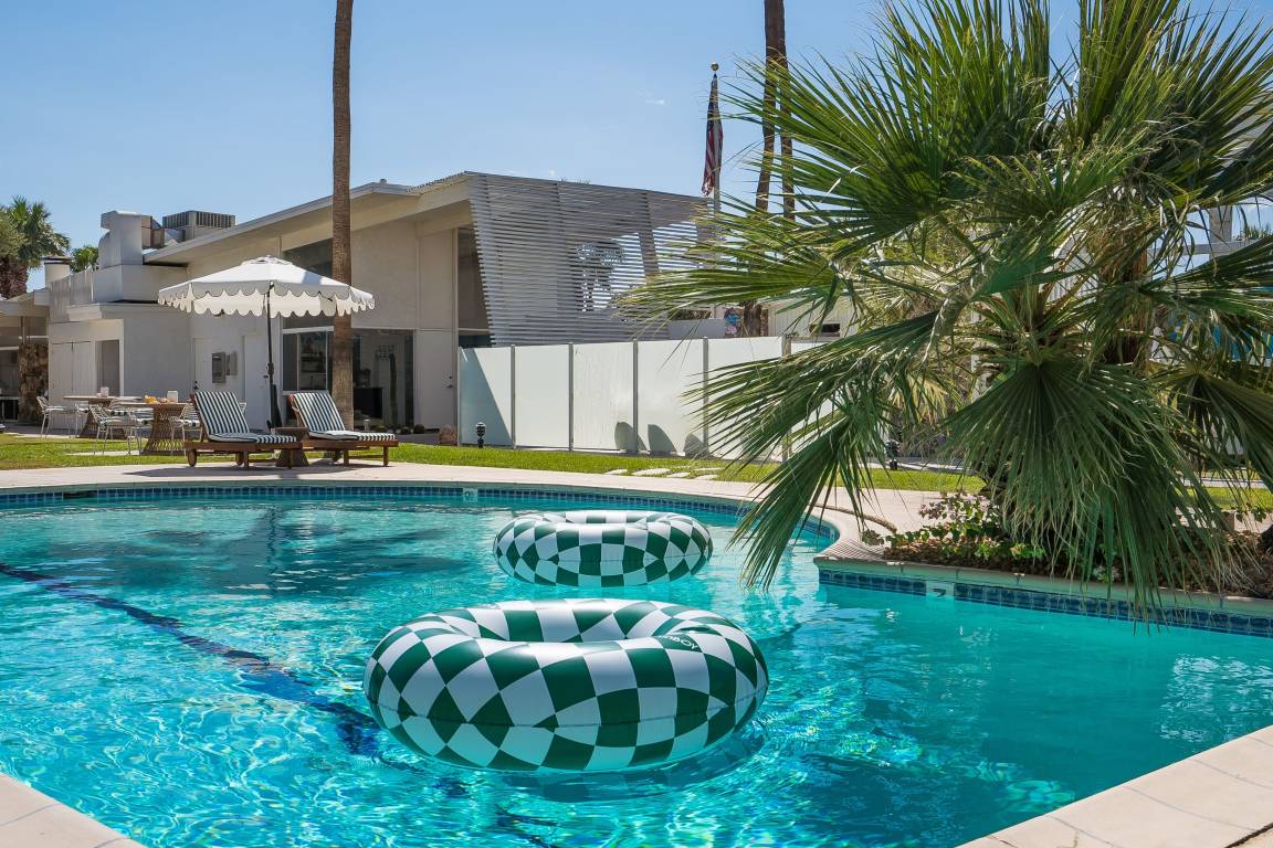 594 M² Hotel ∙ 1 Bedroom ∙ 2 Guests - Palm Springs, CA