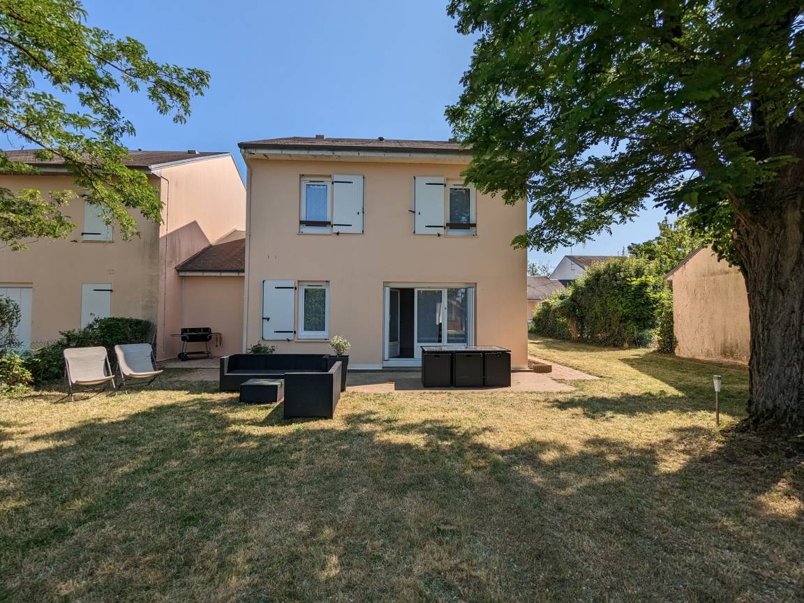 116 M² Casa Rural ∙ 4 Habitaciones ∙ 8 Huéspedes - Loiret