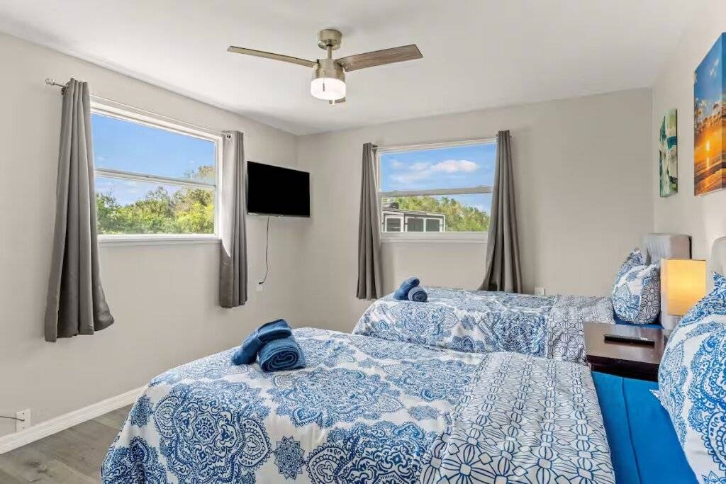 House ∙ 2 Bedrooms ∙ 6 Guests - Englewood, FL