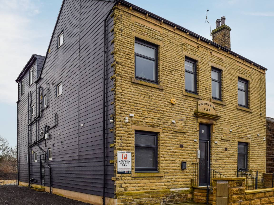 Apartment ∙ 3 Bedrooms ∙ 5 Guests - Huddersfield