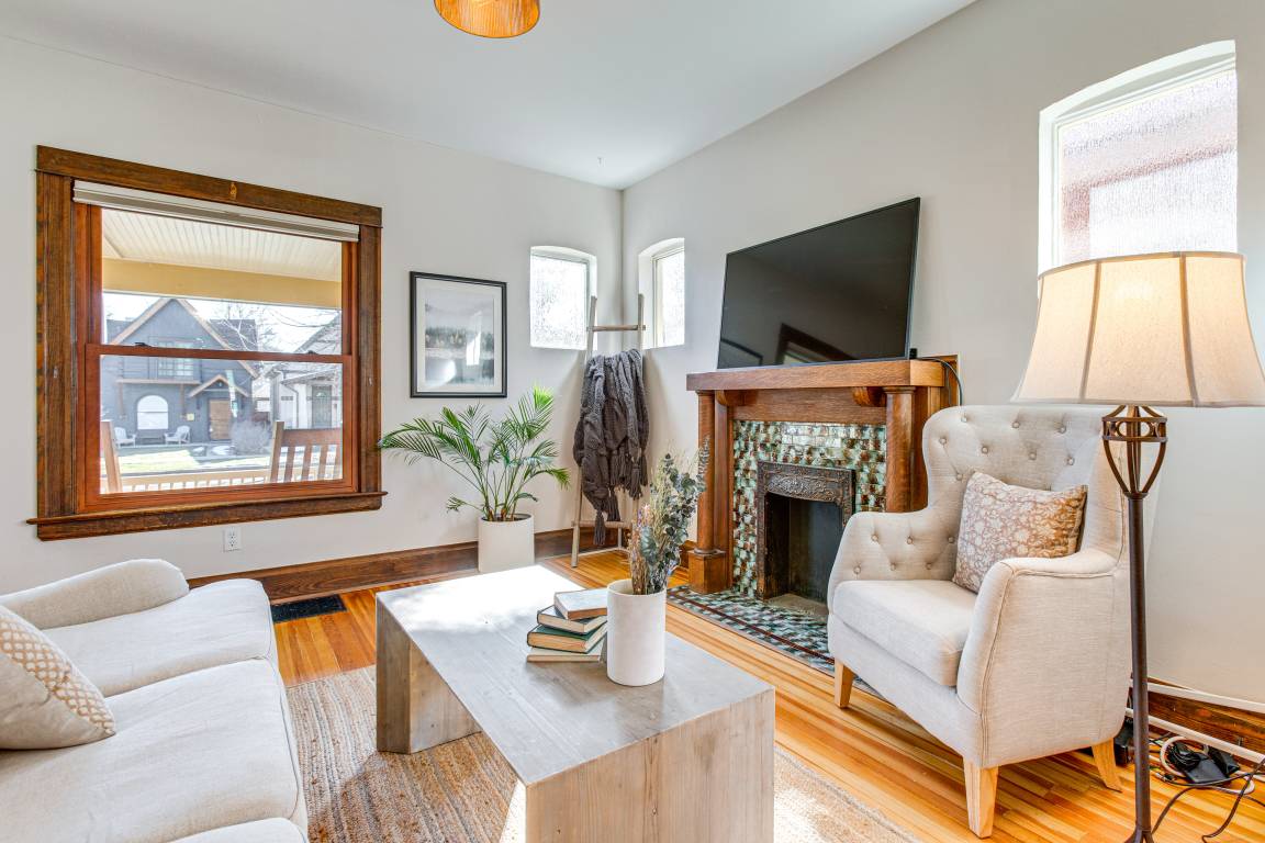 138 M² House ∙ 2 Bedrooms ∙ 6 Guests - Baker - Denver