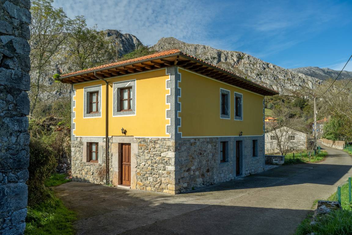 100 M² House ∙ 4 Bedrooms ∙ 8 Guests - Cangas de Onís