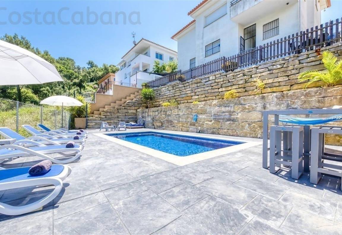 160 M² Villa ∙ 4 Bedrooms ∙ 8 Guests - Blanes