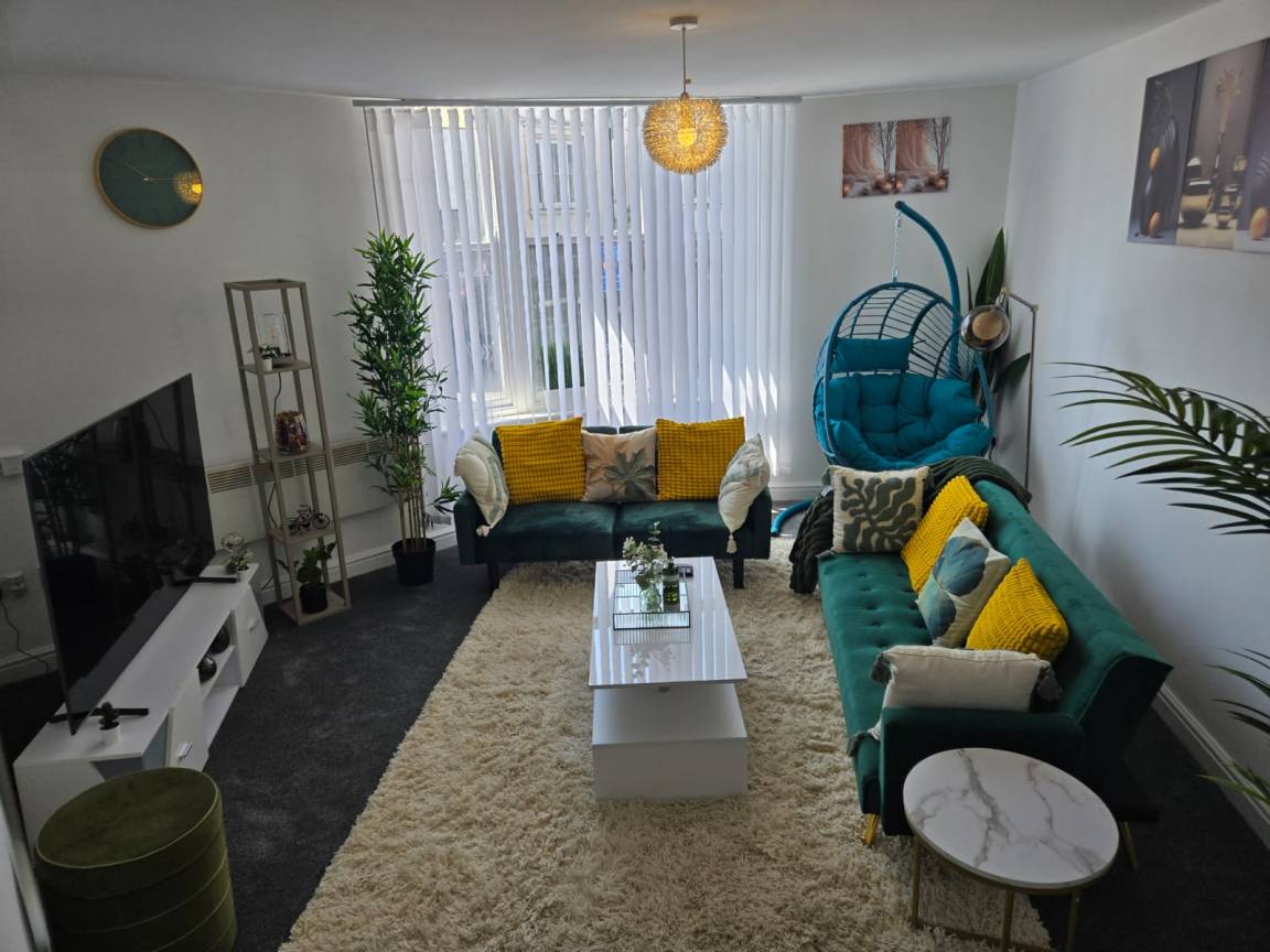 800 M² Apartment ∙ 2 Bedrooms ∙ 4 Guests - Wolverhampton
