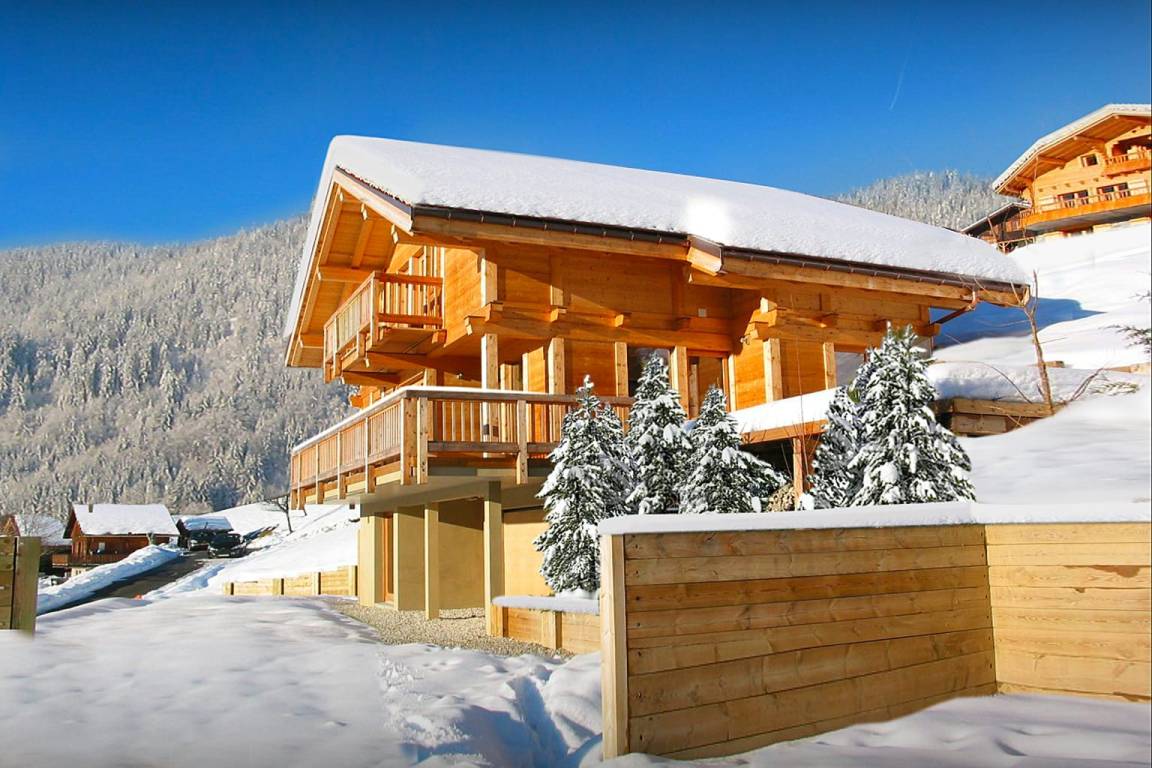 170 M² Chalet ∙ 4 Bedrooms ∙ 8 Guests - Manigod