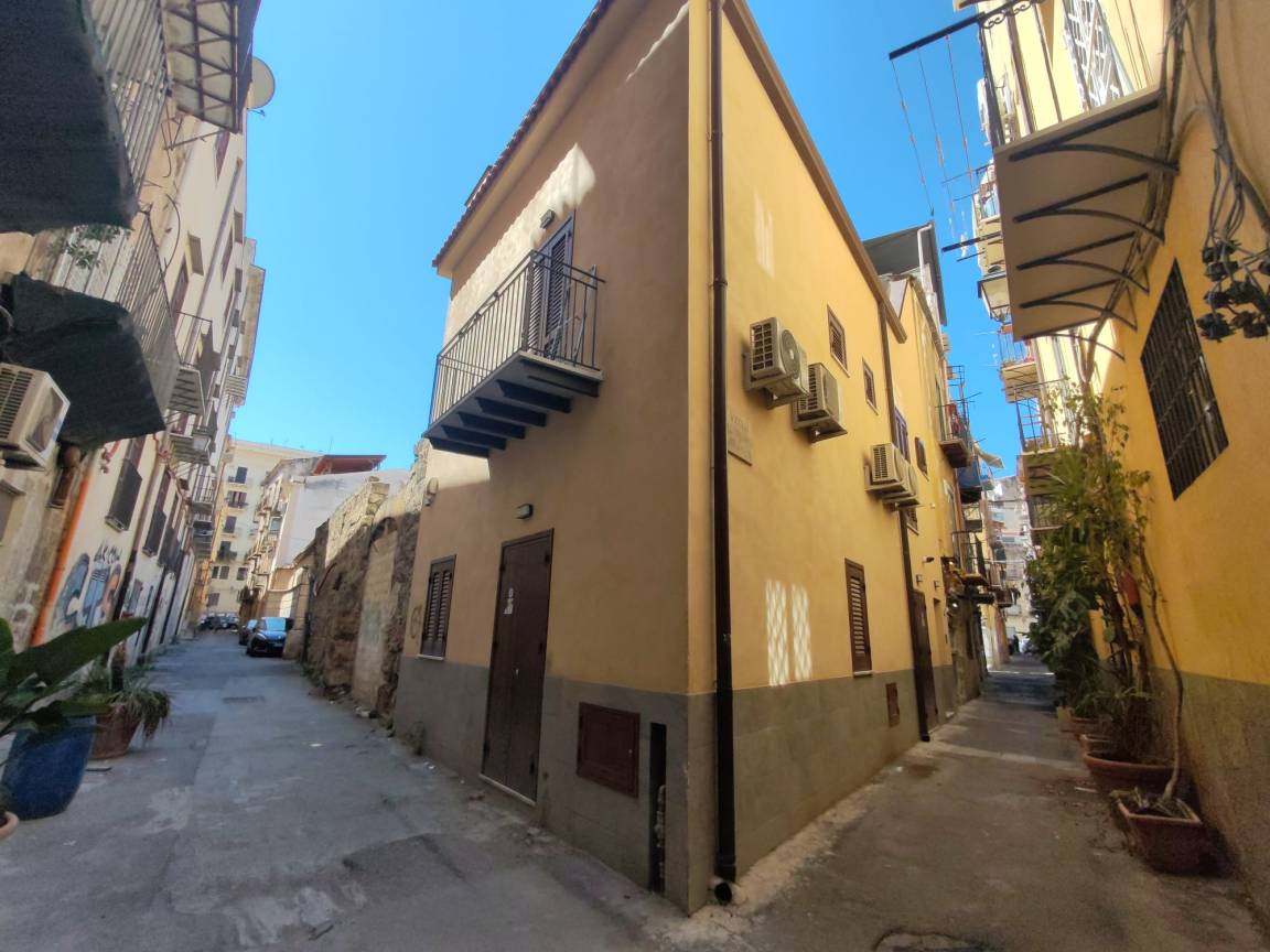 80 M² House ∙ 2 Bedrooms ∙ 6 Guests - Palermo