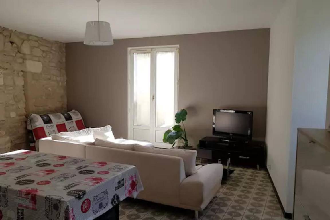 75 M² Apartment ∙ 2 Bedrooms ∙ 6 Guests - Poitiers