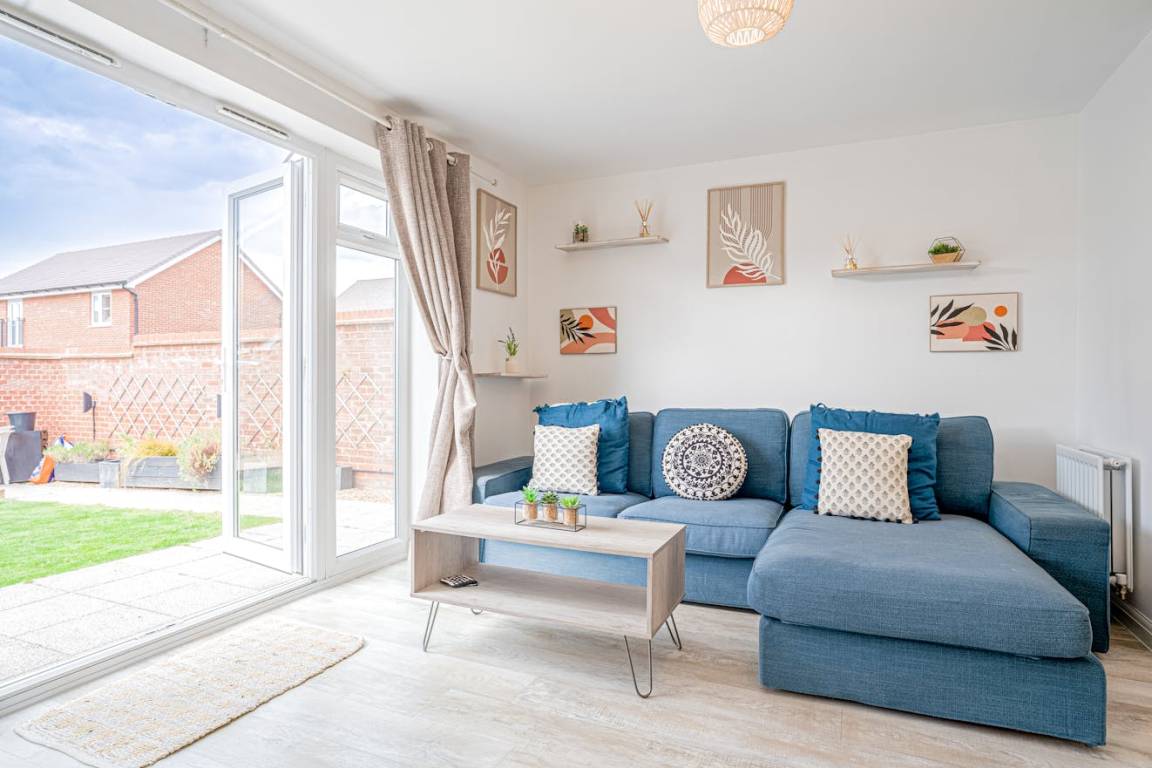 79 M² House ∙ 3 Bedrooms ∙ 5 Guests - London Stansted Airport (STN)