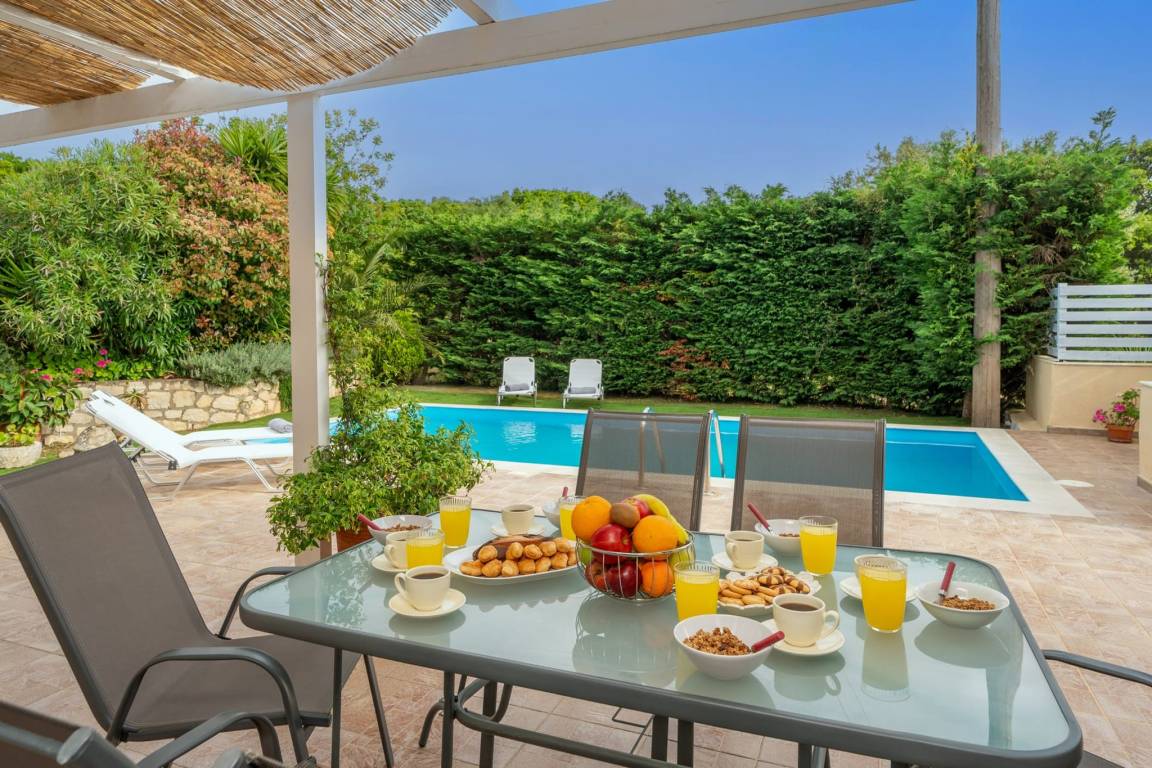 Villa ∙ 3 Bedrooms ∙ 6 Guests - Asos