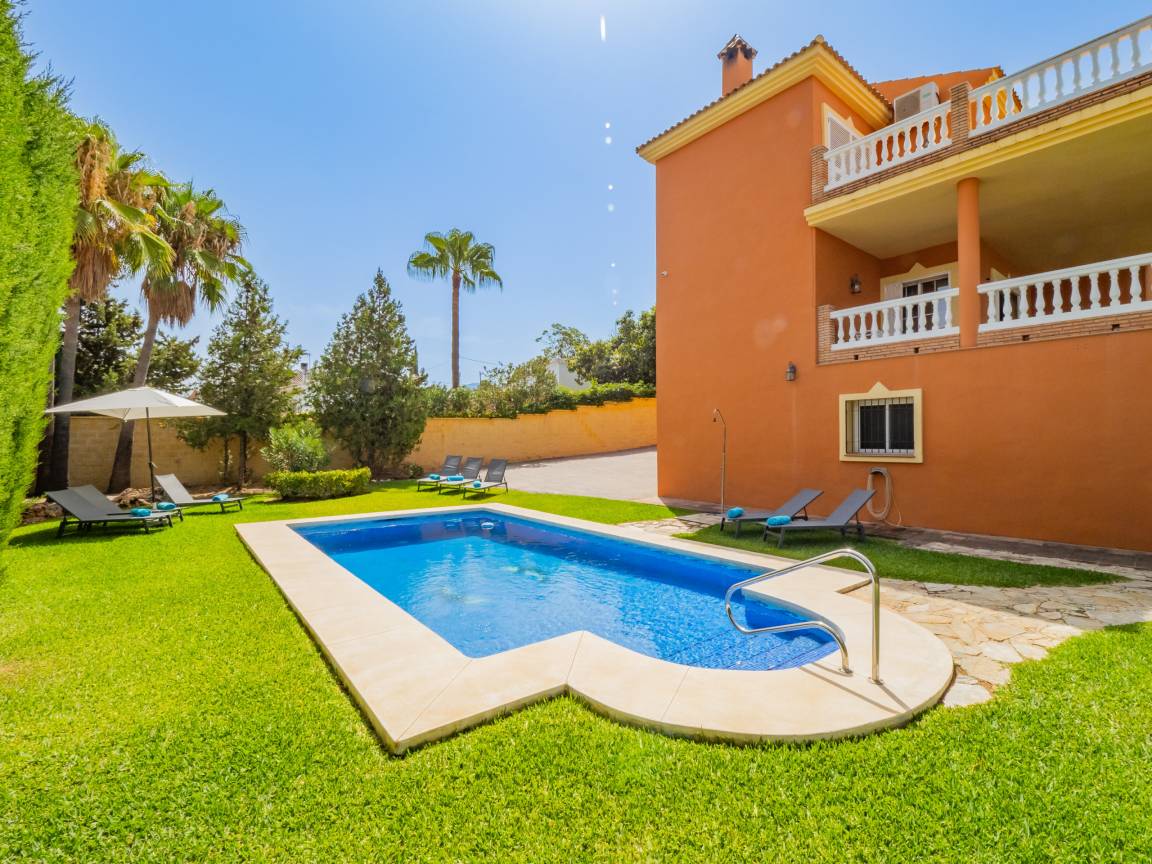 200 M² Cottage ∙ 4 Bedrooms ∙ 8 Guests - Mijas