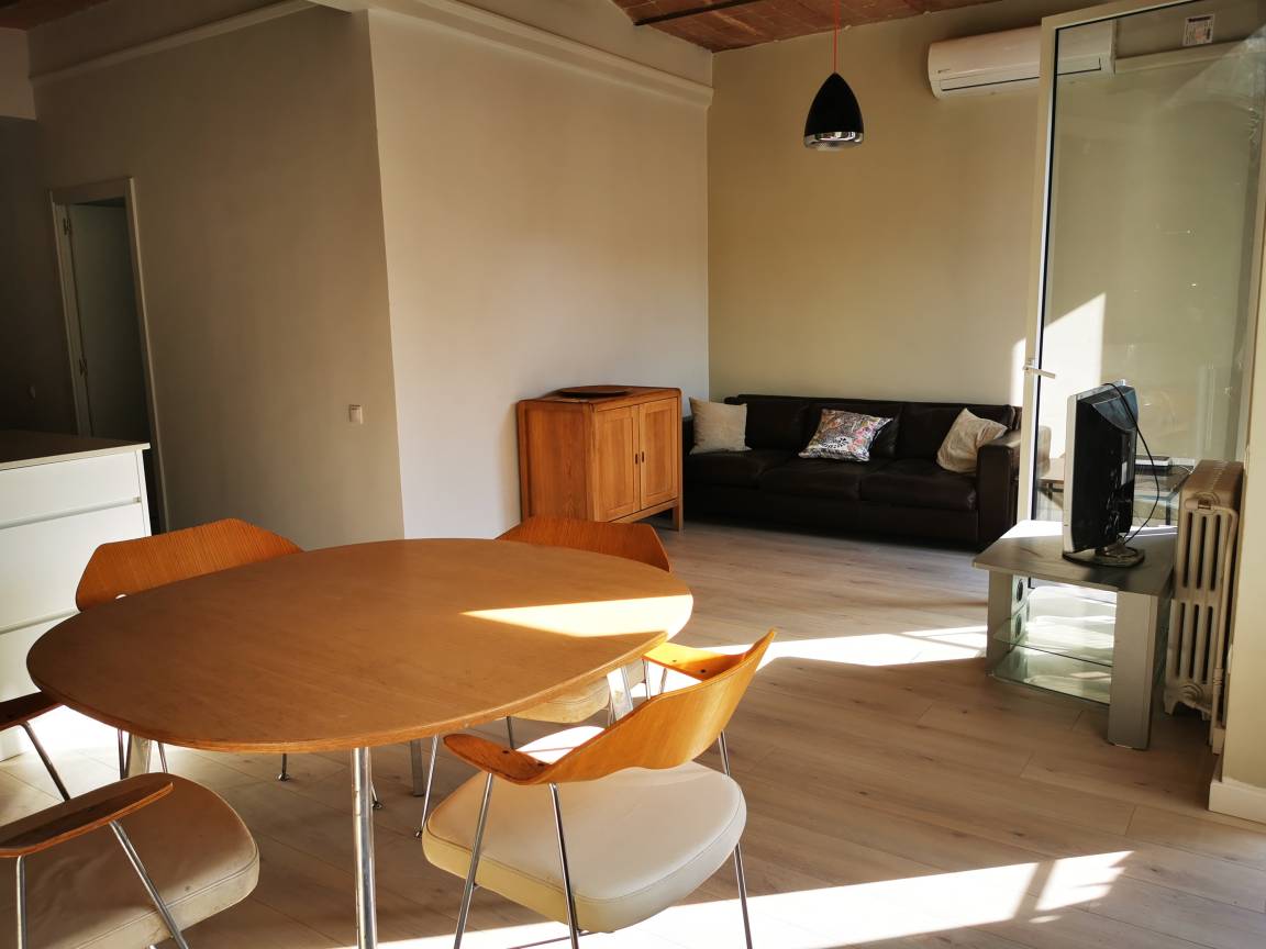 104 M² Apartment ∙ 4 Bedrooms ∙ 7 Guests - Barcelona