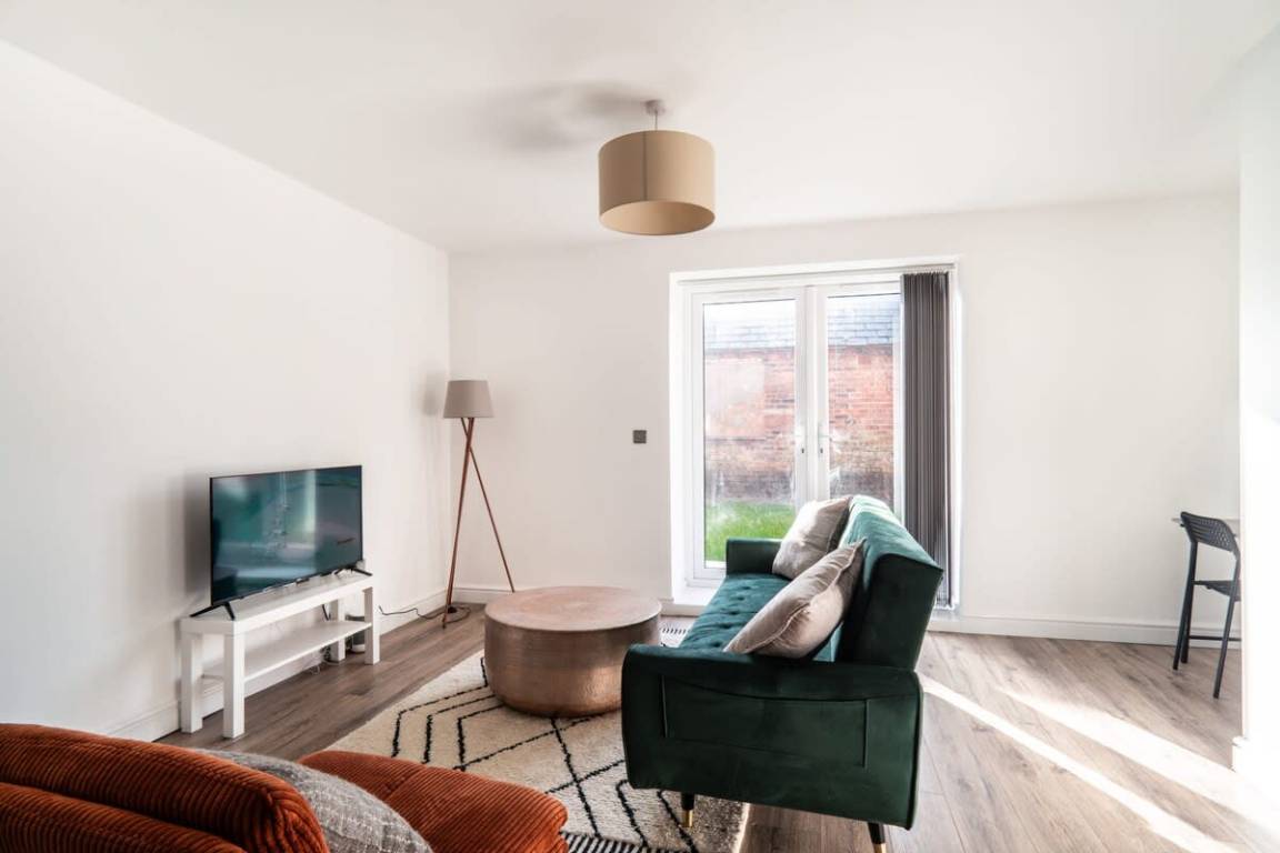 70 M² Apartment ∙ 2 Bedrooms ∙ 4 Guests - Ormskirk