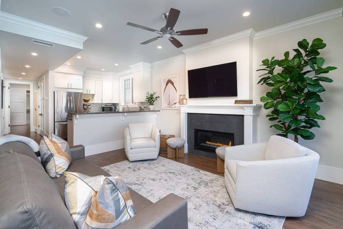 House ∙ 2 Bedrooms ∙ 4 Guests - Newport Beach, CA