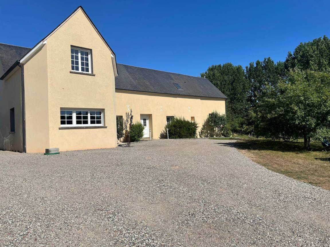 280 M² Cottage ∙ 5 Chambres ∙ 15 Personnes - Le Lude