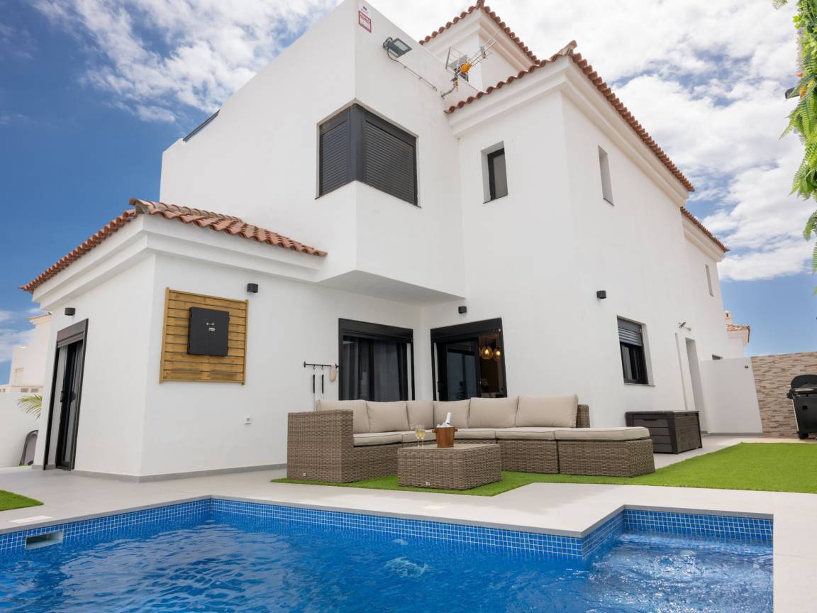 160 M² Villa ∙ 4 Makuuhuonetta ∙ 8 Vierasta - El Médano