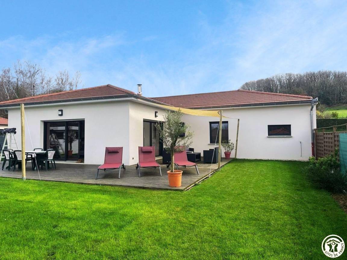 130 M² Gîte ∙ 3 Chambres ∙ 6 Personnes - Pont-d'Ain