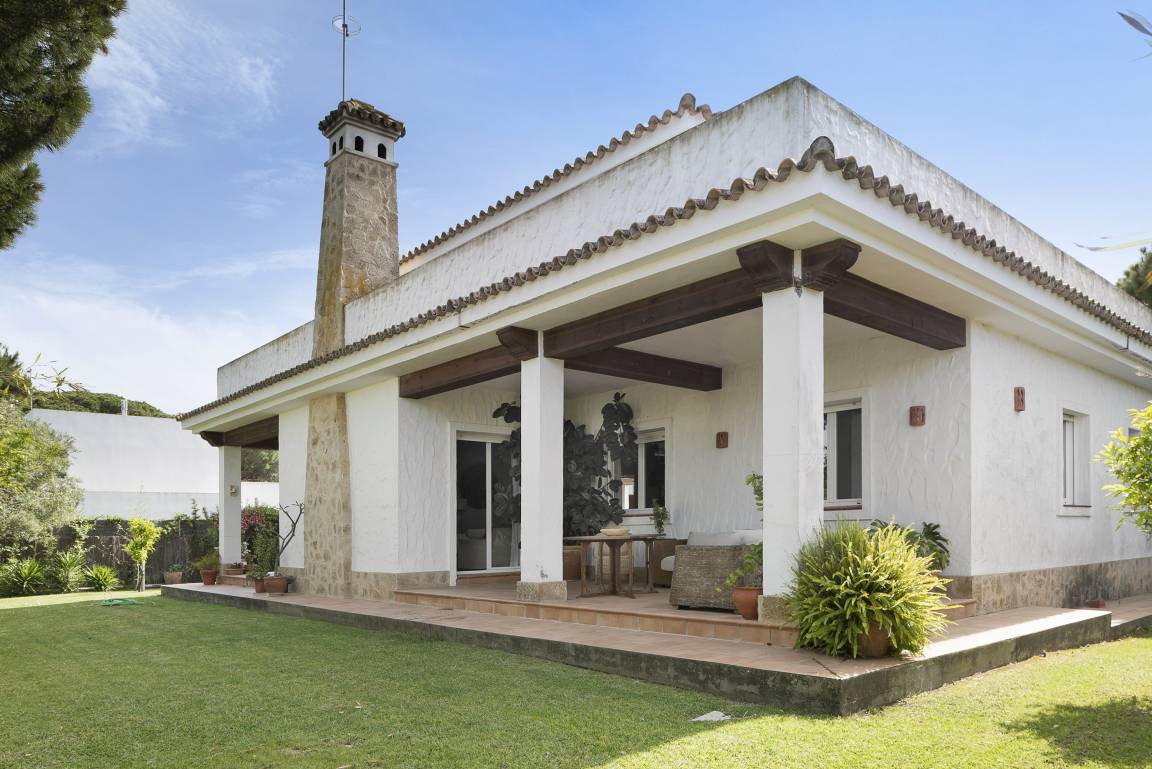 200 M² Villa ∙ 4 Habitaciones ∙ 13 Huéspedes - Conil de la Frontera