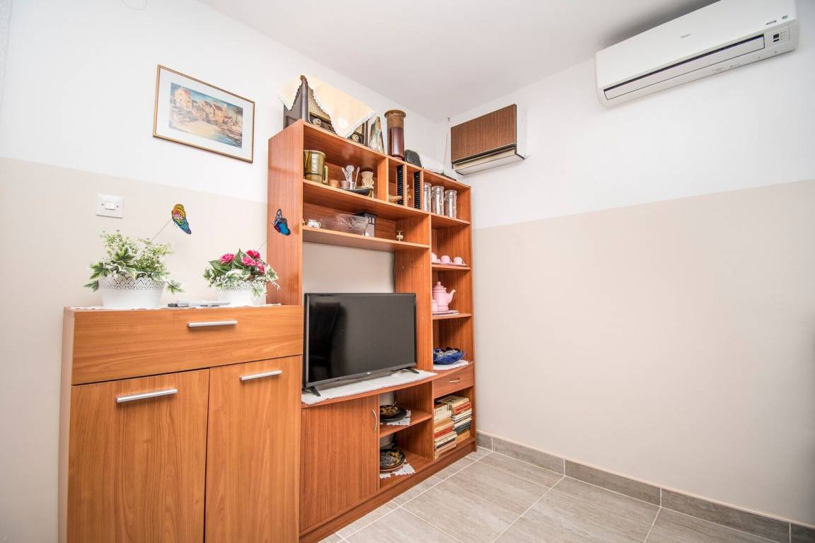 60 M² Apartment ∙ 2 Bedrooms ∙ 4 Guests - Pirovac