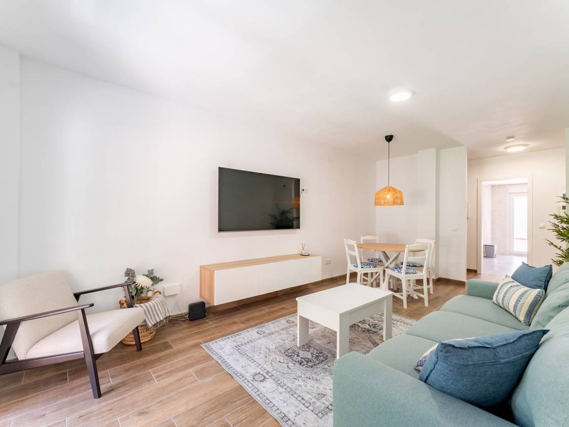 74 M² Apartamento ∙ 2 Habitaciones ∙ 5 Huéspedes - Fuengirola