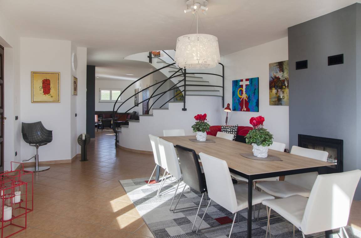 358 M² House ∙ 5 Bedrooms ∙ 10 Guests - Piedmont
