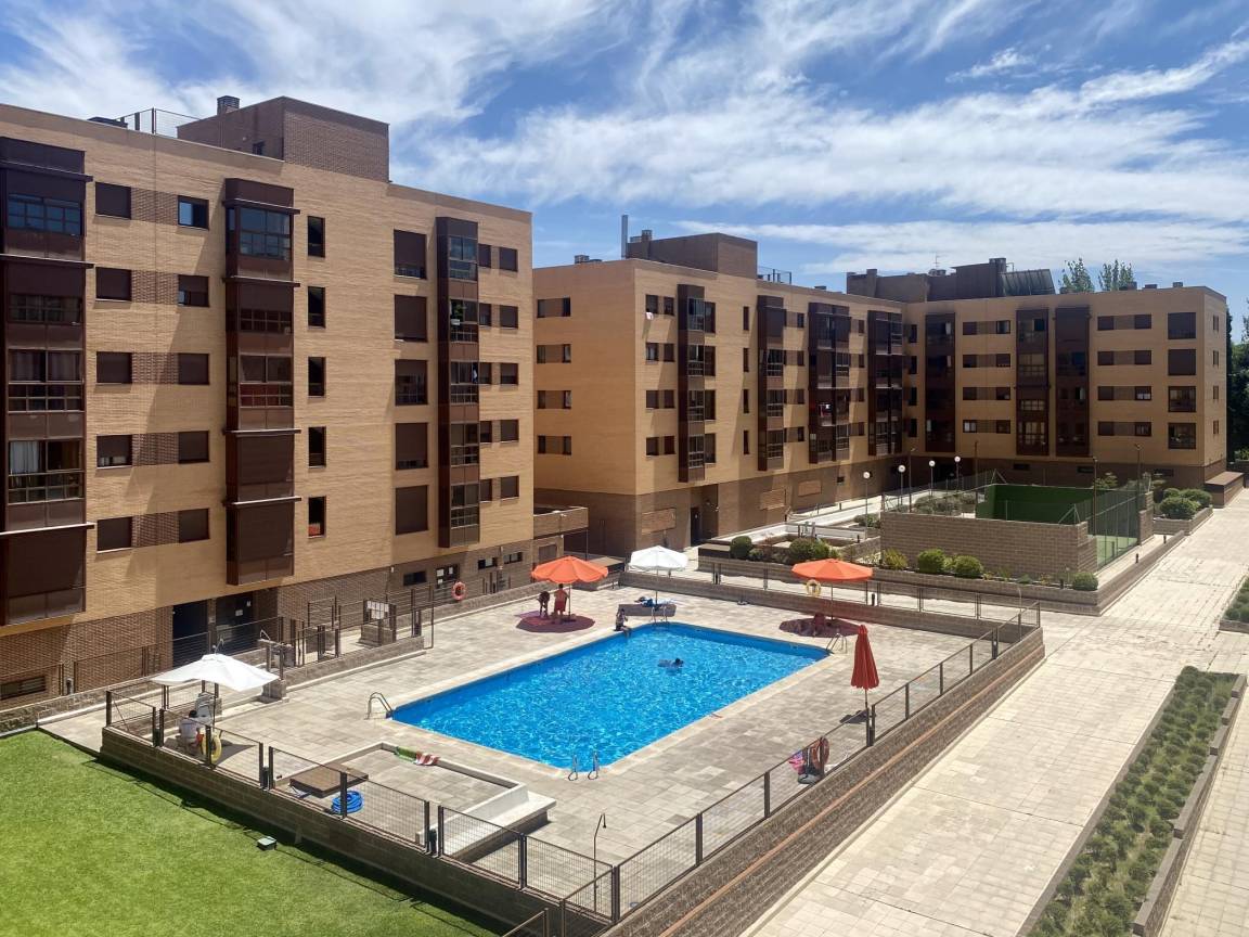 75 M² Appartement ∙ 2 Chambres ∙ 3 Personnes - Torrejón de Ardoz