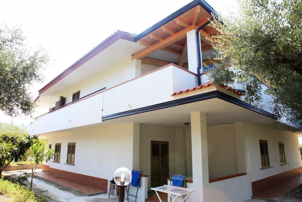 90 M² Apartamento ∙ 2 Habitaciones ∙ 7 Huéspedes - Calabria