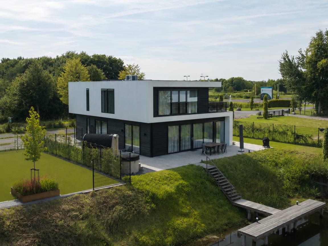 228 M² Huis ∙ 4 Slaapkamers ∙ 10 Gasten - Zeewolde
