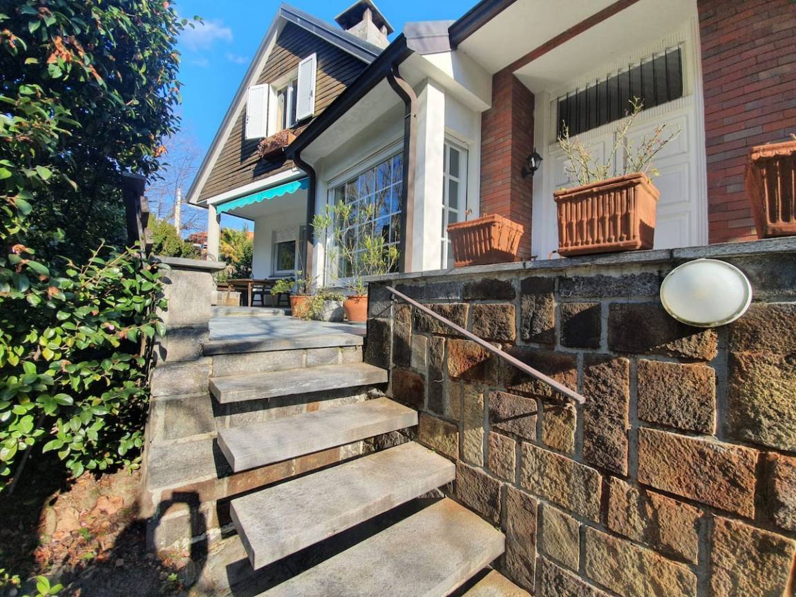 110 M² Apartment ∙ 3 Bedrooms ∙ 5 Guests - Stresa