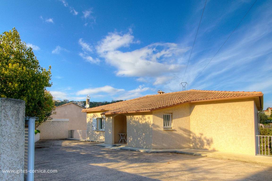 100 M² Gîte ∙ 2 Chambres ∙ 6 Personnes - Bastia
