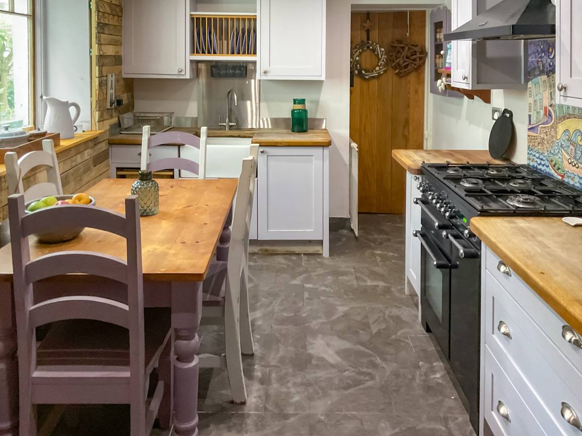 Cottage ∙ 4 Bedrooms ∙ 8 Guests - Tenby