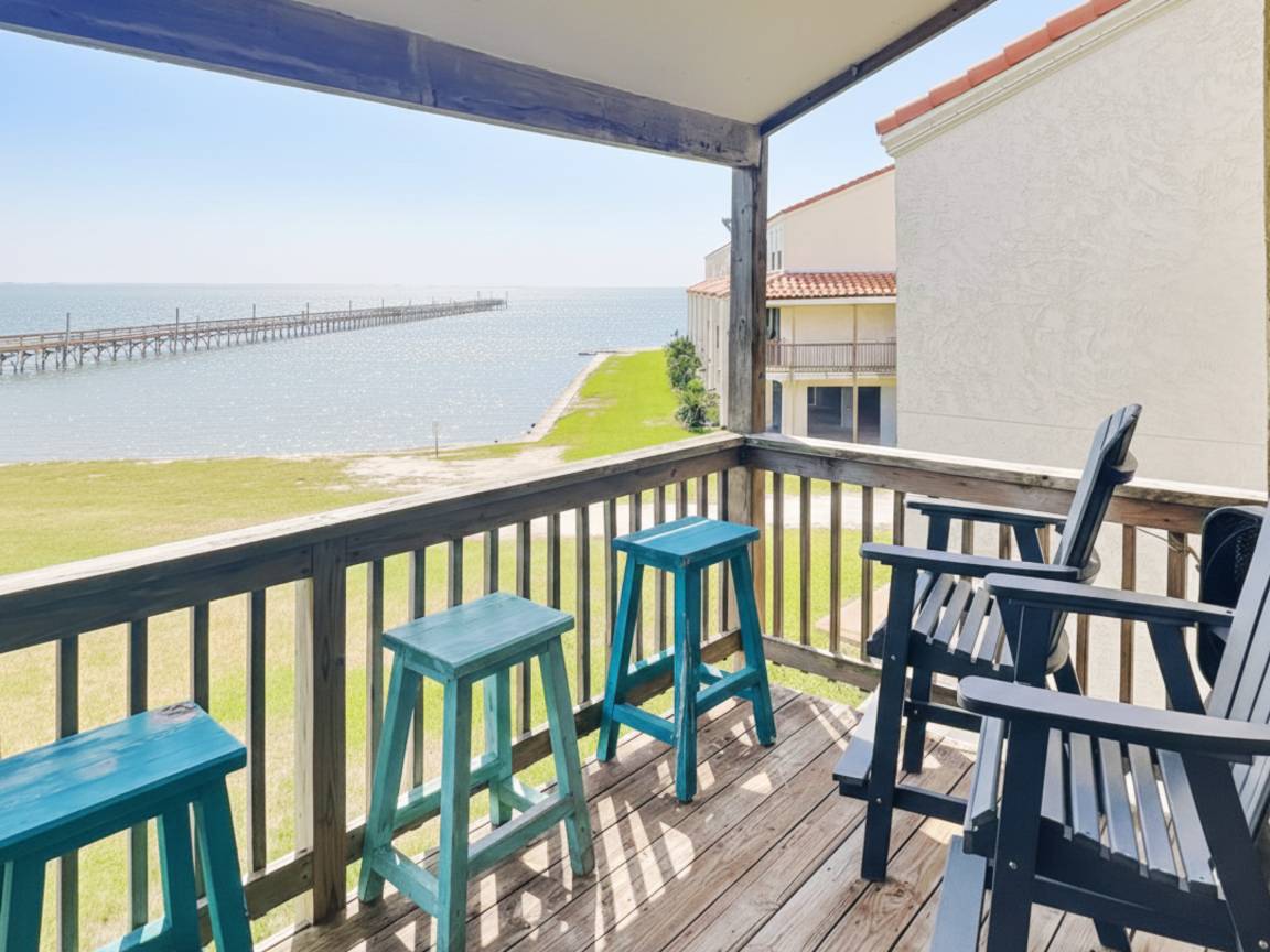 127 M² Condo ∙ 3 Bedrooms ∙ 7 Guests - Rockport, TX