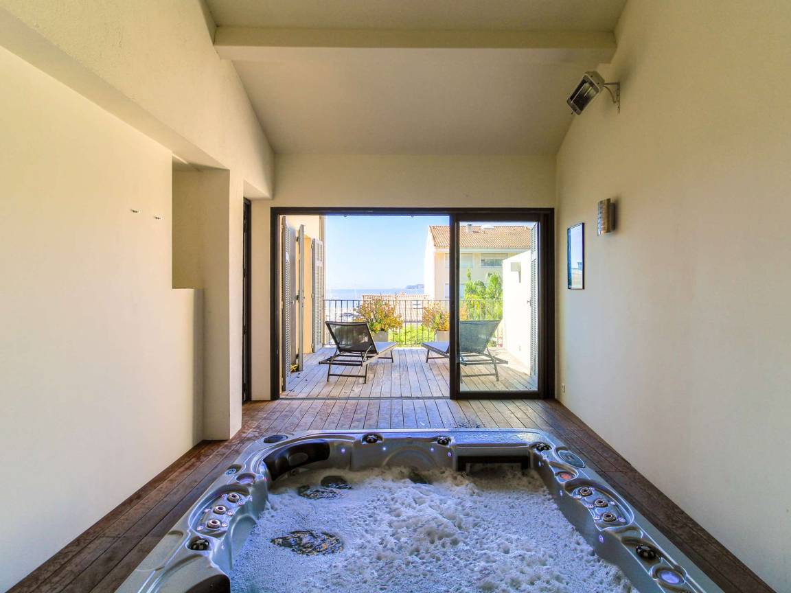 190 M² Villa ∙ 3 Bedrooms ∙ 8 Guests - Le Lavandou
