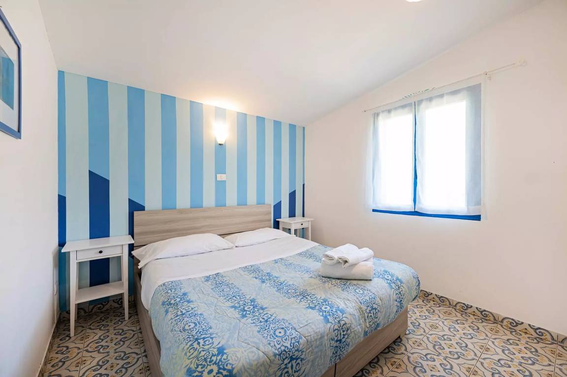 30 M² Mobilheim ∙ 1 Schlafzimmer ∙ 4 Gäste - Sorrent
