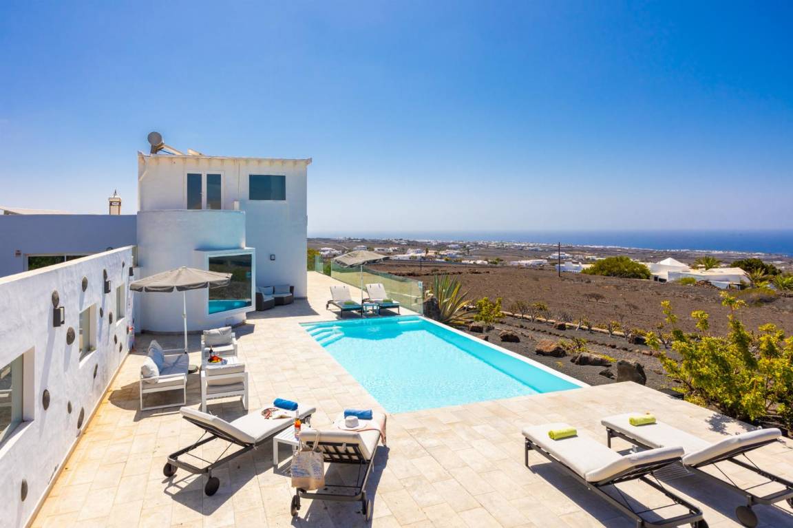 350 M² Villa ∙ 4 Habitaciones ∙ 10 Huéspedes - Puerto del Carmen