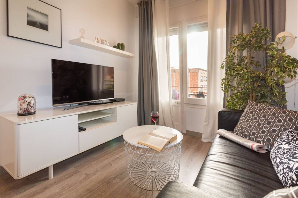90 M² Apartment ∙ 4 Bedrooms ∙ 6 Guests - L'Hospitalet de Llobregat