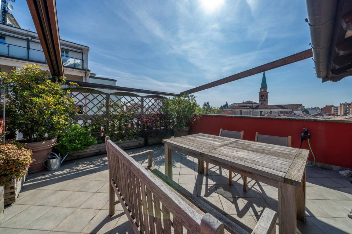 143 M² Apartment ∙ 2 Bedrooms ∙ 5 Guests - Udine