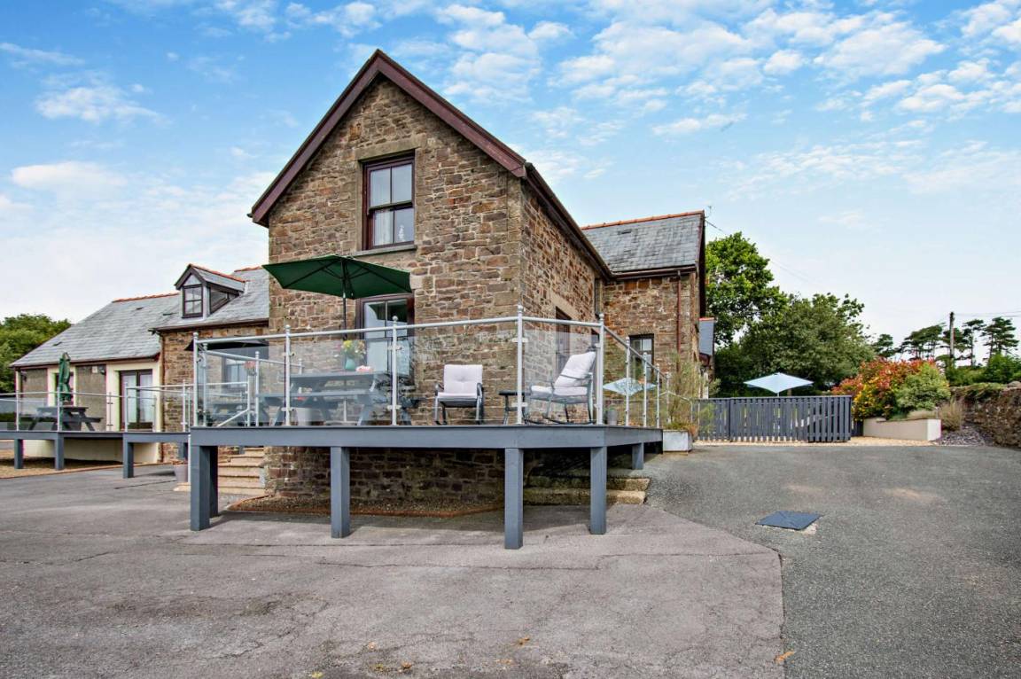 Cottage ∙ 2 Bedrooms ∙ 4 Guests - Narberth