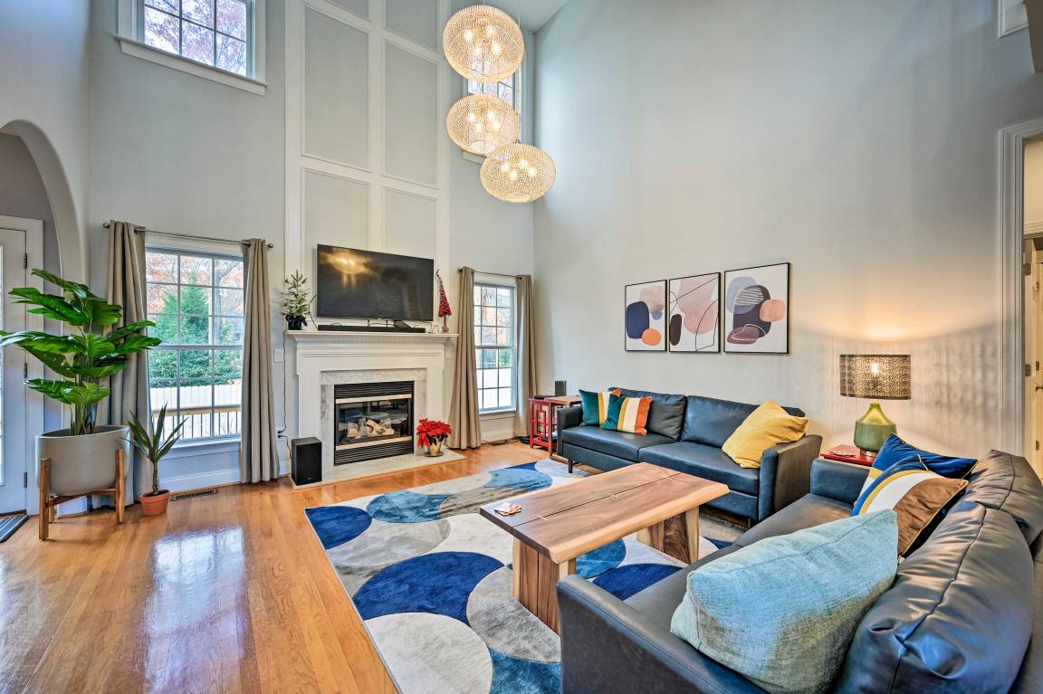 241 M² House ∙ 4 Bedrooms ∙ 6 Guests - Greensboro, NC