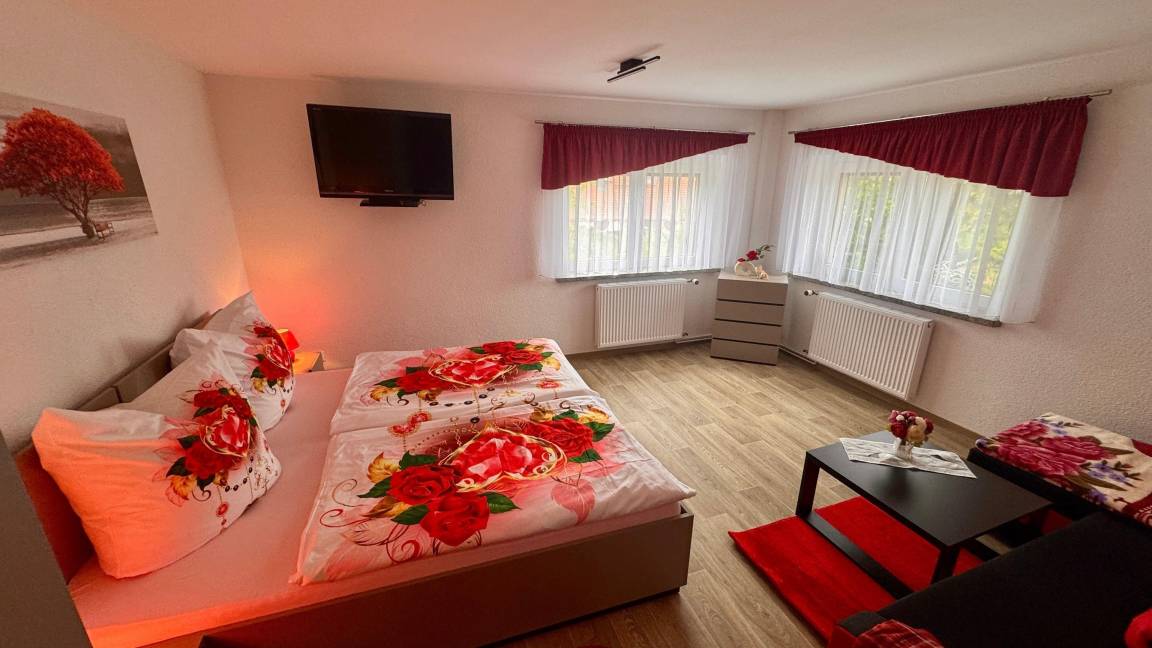 60 M² Ferienwohnung ∙ 2 Schlafzimmer ∙ 4 Gäste - Bischofswerda