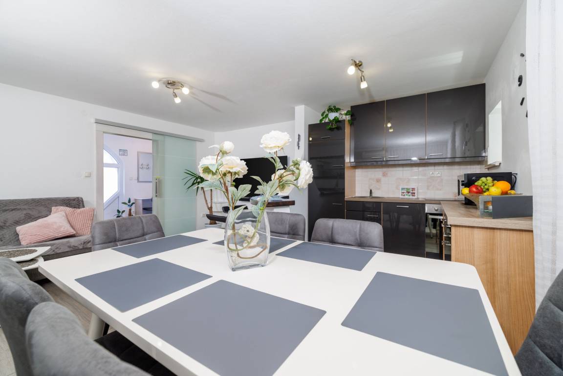 60 M² Ferienwohnung ∙ 2 Schlafzimmer ∙ 4 Gäste - Kraljevica