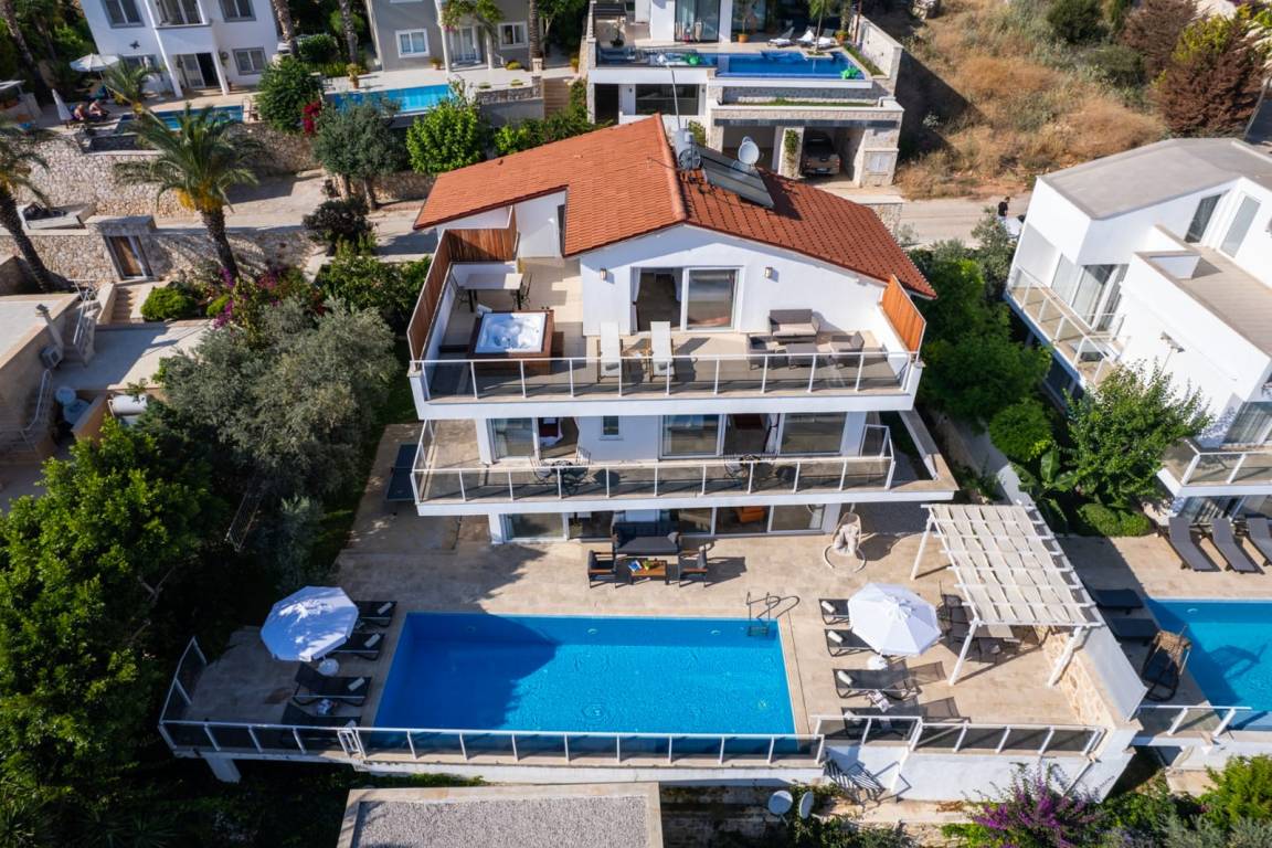 250 M² Villa ∙ 5 Bedrooms ∙ 10 Guests - Kalkan