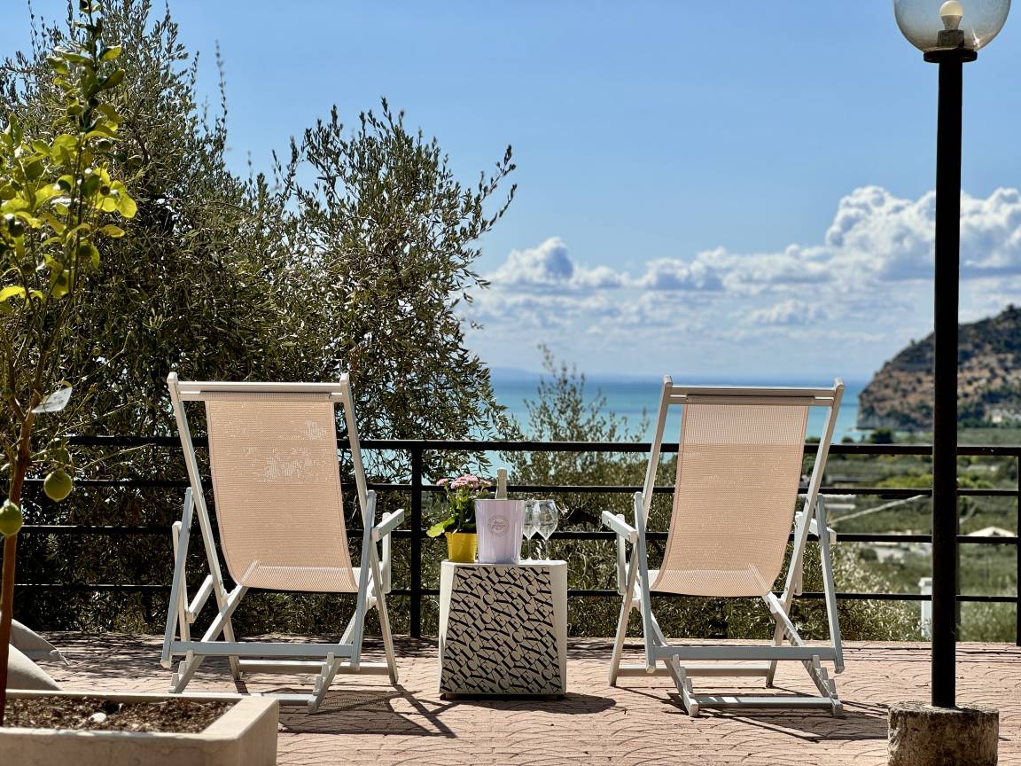 60 M² Apartment ∙ 2 Bedrooms ∙ 6 Guests - Mattinata