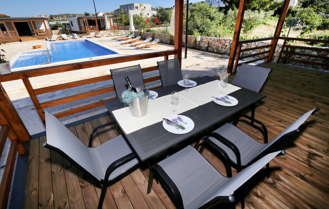 60 M² House ∙ 2 Bedrooms ∙ 5 Guests - Murter