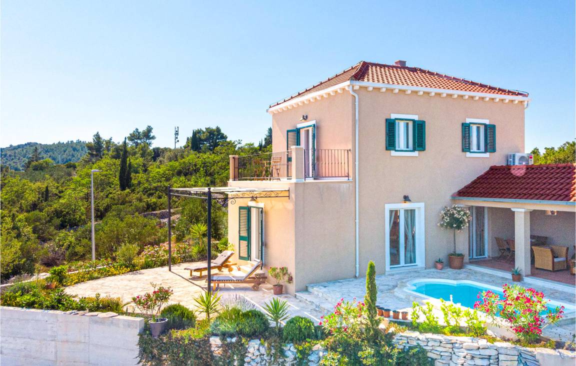 120 M² House ∙ 2 Bedrooms ∙ 4 Guests - Korčula