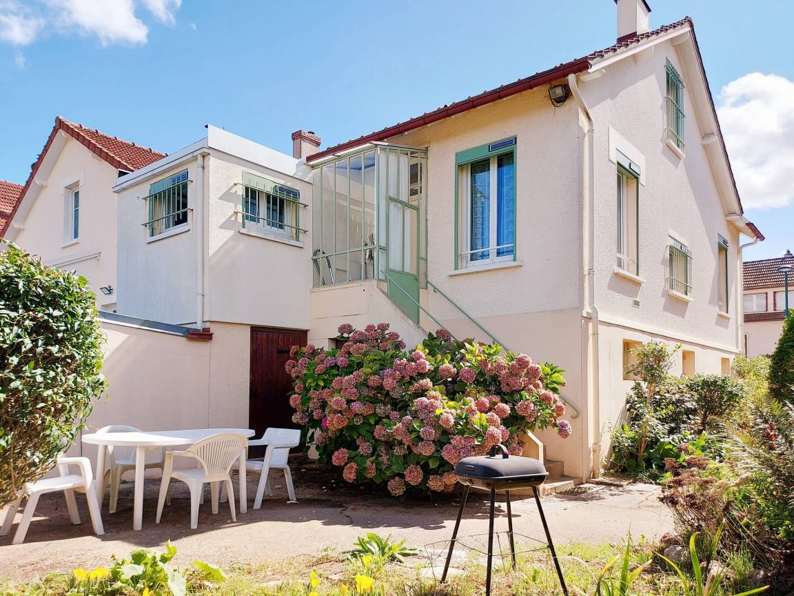 70 M² Cottage ∙ 3 Bedrooms ∙ 6 Guests - Chartres