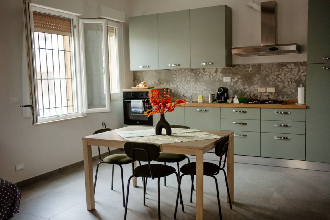 75 M² Talo ∙ 2 Makuuhuonetta ∙ 5 Vierasta - Pescara