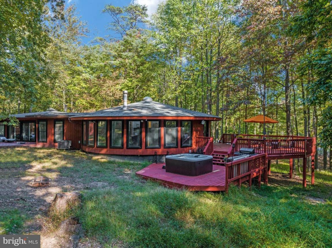 158 M² Cabin ∙ 3 Bedrooms ∙ 8 Guests - West Virginia