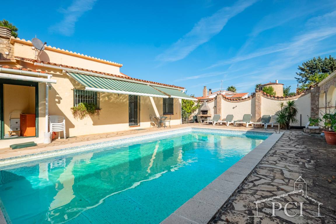 Villa ∙ 5 Bedrooms ∙ 10 Guests - Aigua Blava